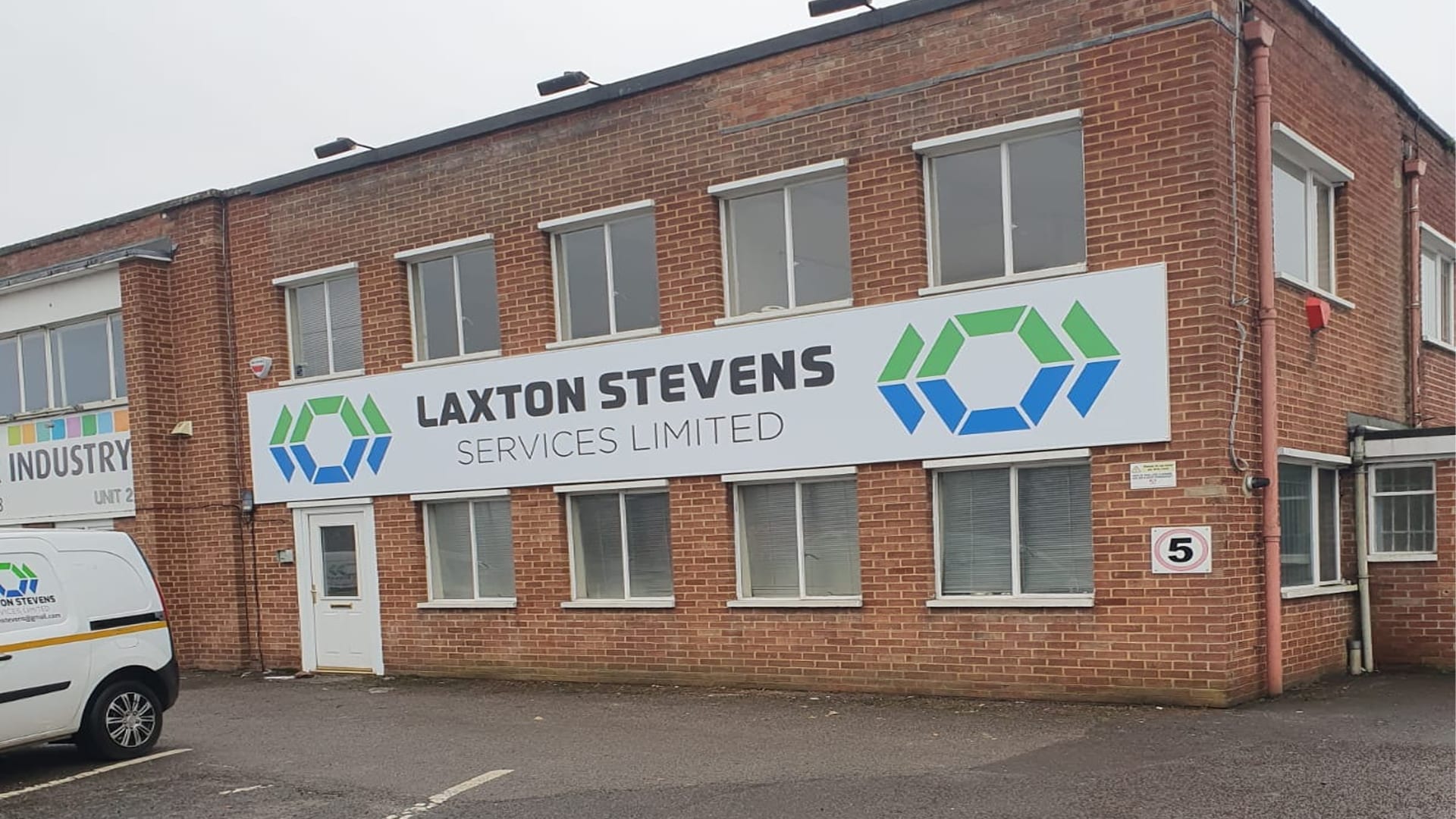 Traffic Signage Hampshire - Laxton Stevens Services LTD